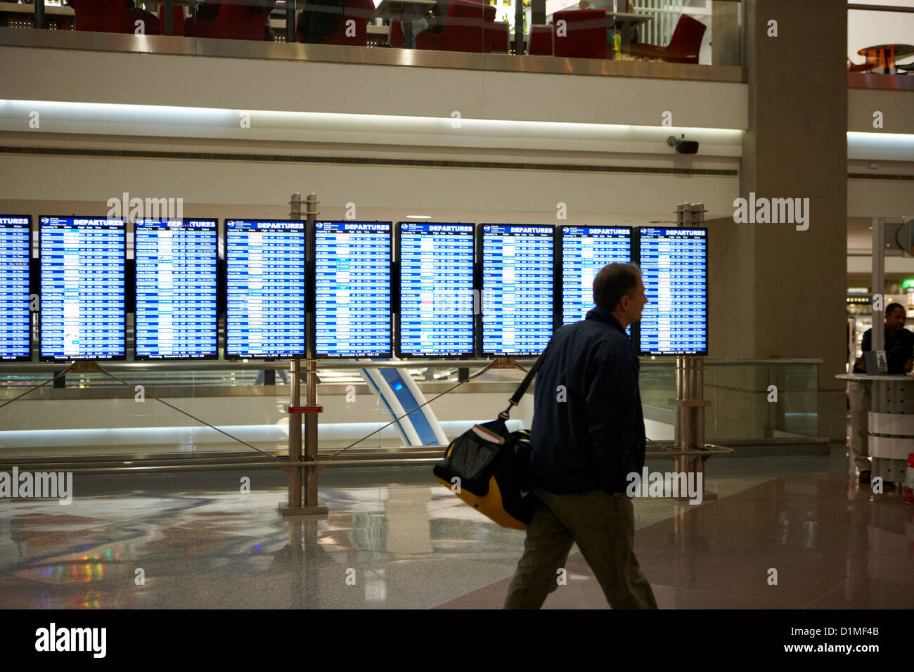 Airport sign boards hi-res stock photography and images - Alamy