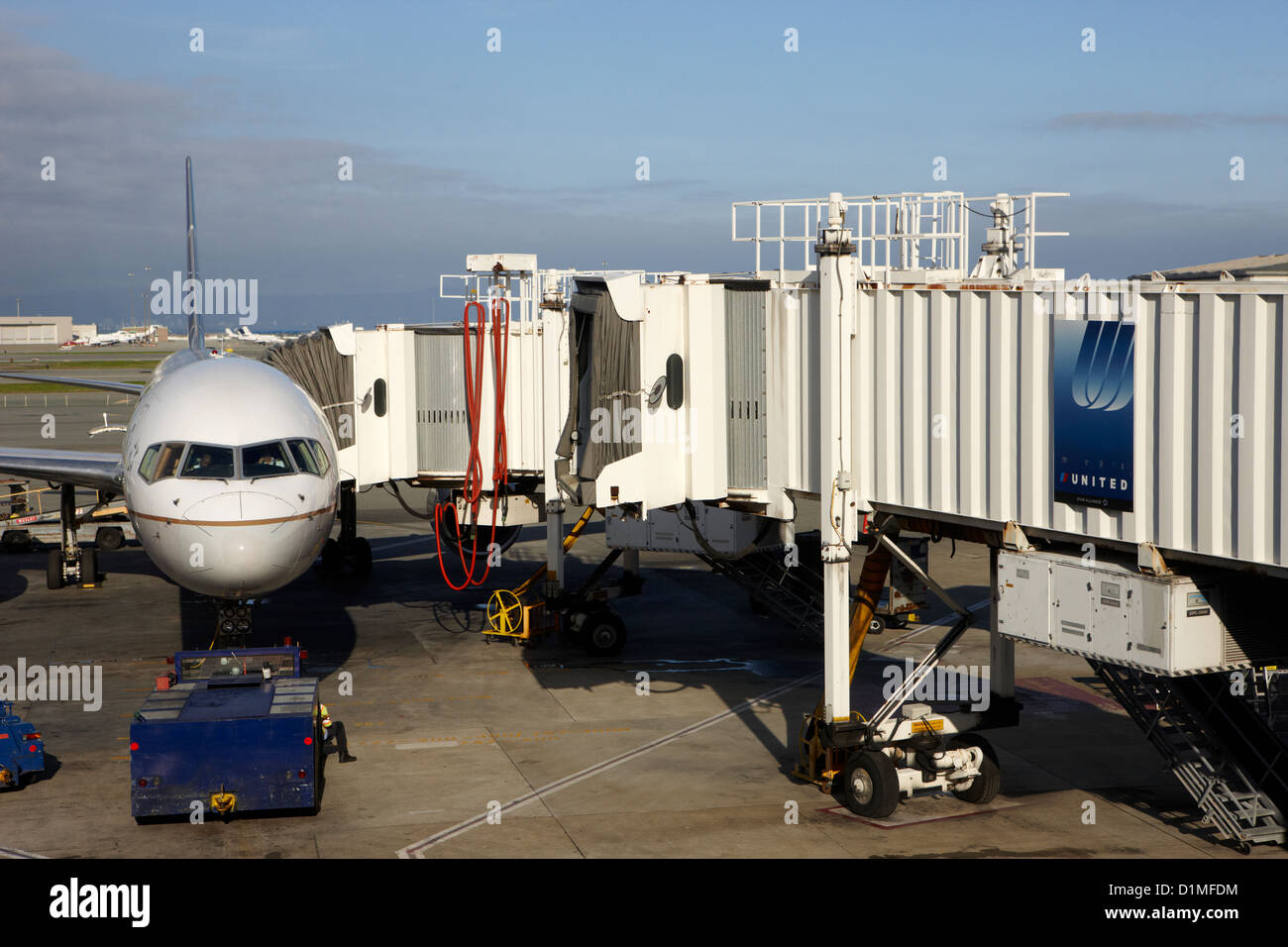 united airlines aircraft on stand with airbridge at the San Francisco ...