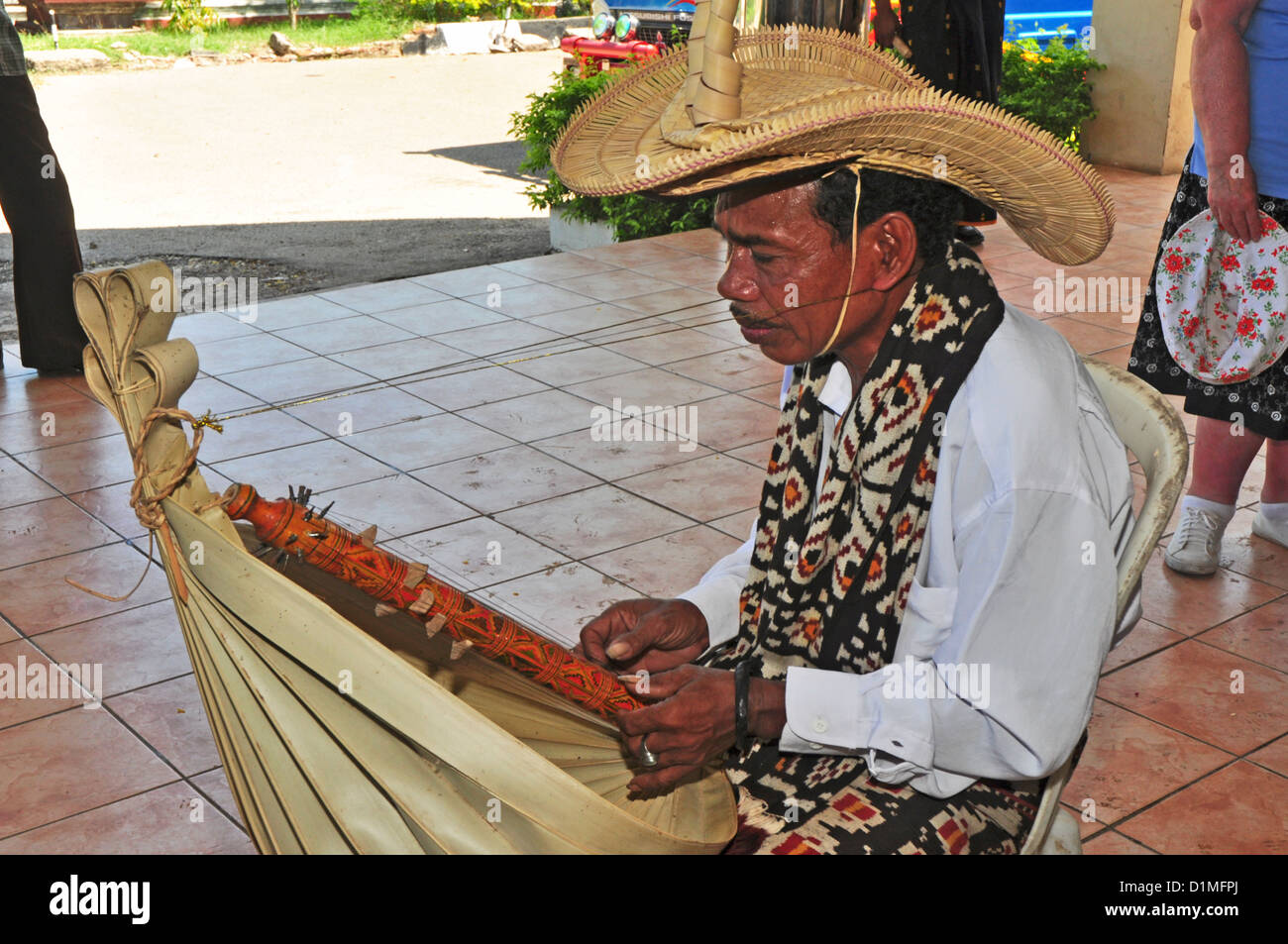 Sasando kupang hi-res stock photography and images - Alamy