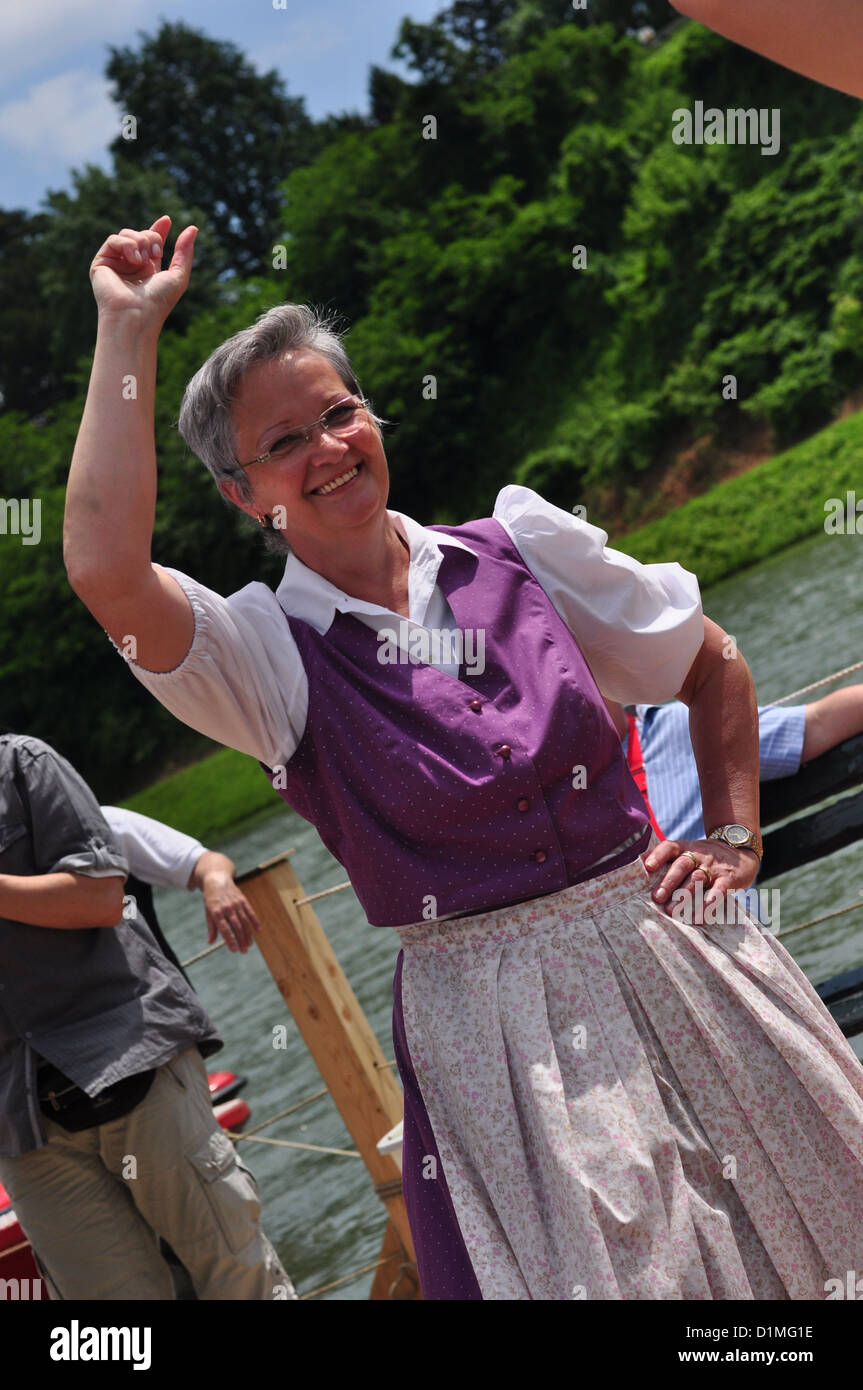 Raft dance hi-res stock photography and images - Alamy