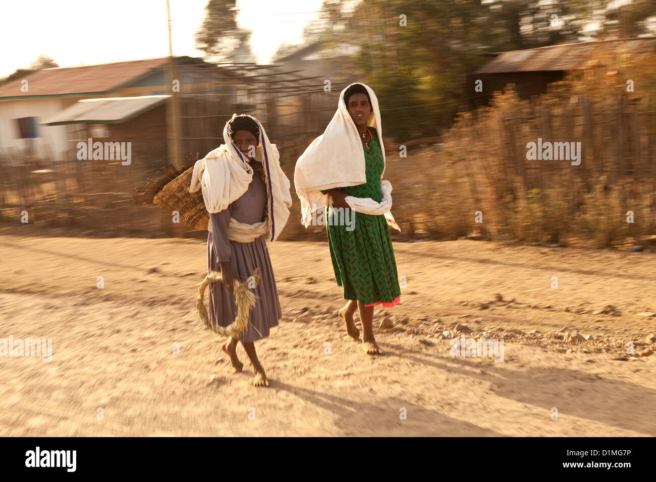 Ethiopia farm women hi-res stock photography and images - Alamy