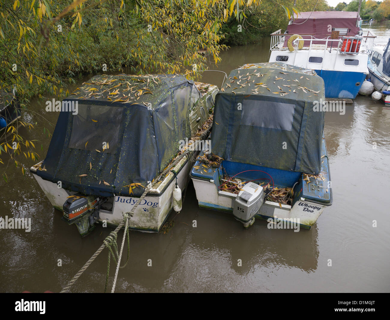 Dirty river thames hi-res stock photography and images - Alamy