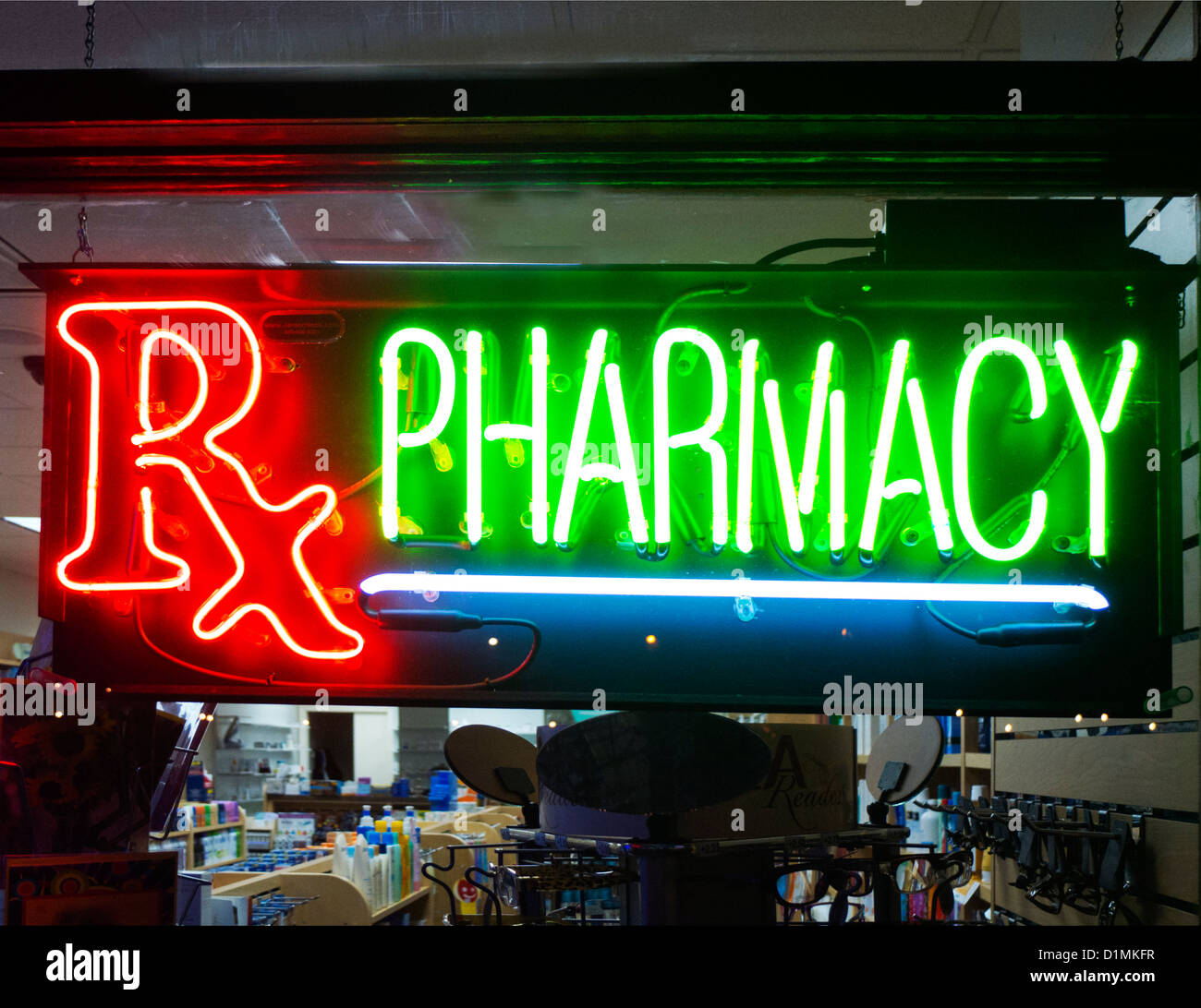 Pharmacy neon sign hi-res stock photography and images - Alamy