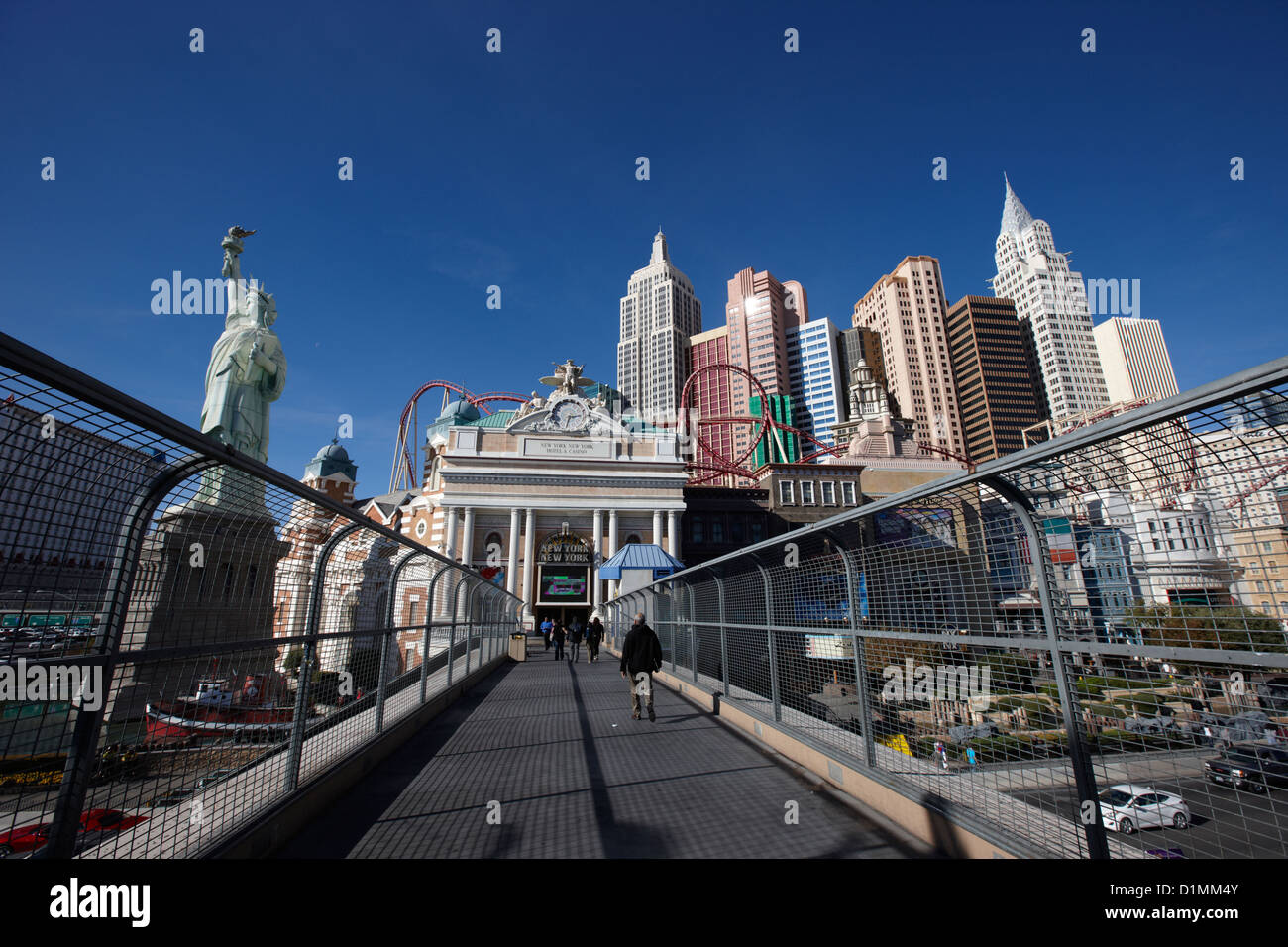 Overhead walkway hi-res stock photography and images - Alamy