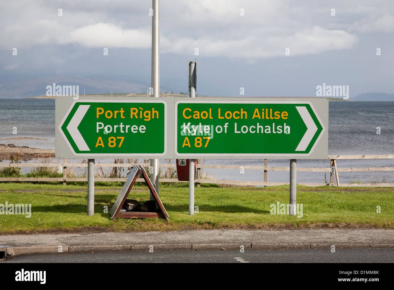 Gaelic road sign – portree hi-res stock photography and images - Alamy