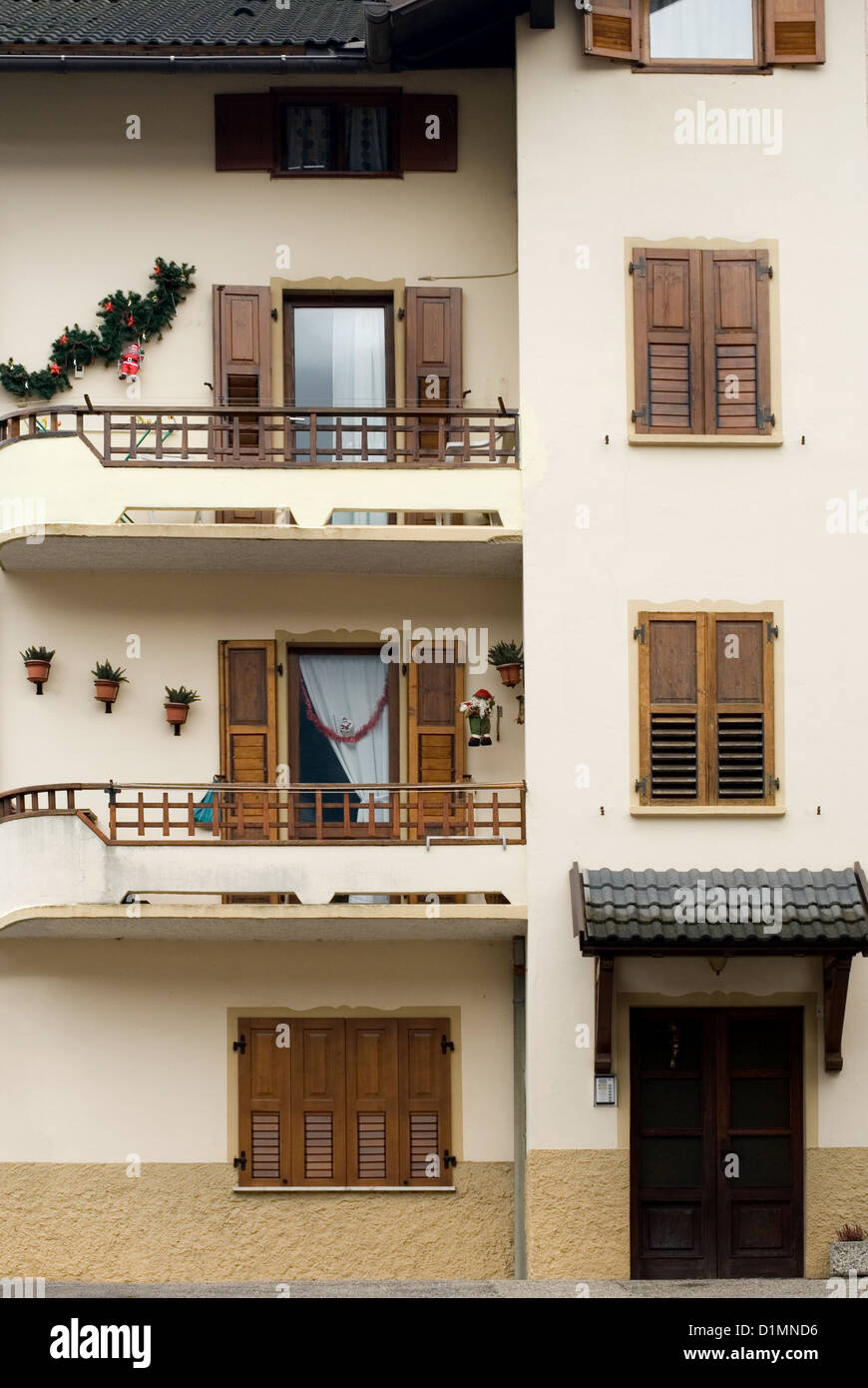 Traditional house northern italy hi-res stock photography and images ...