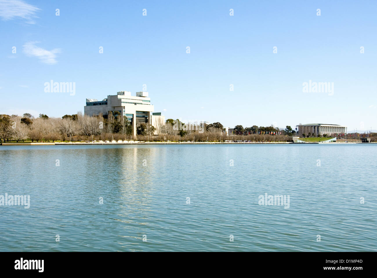 The Australian High Court building, beside Lake Burley Griffin ...
