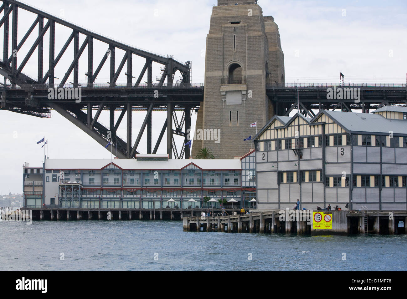 Two storey bridge hi-res stock photography and images - Alamy