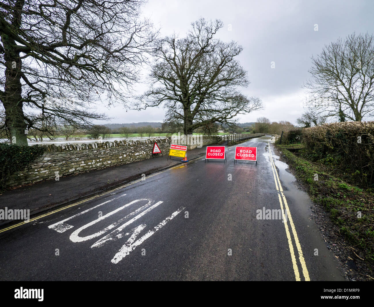 Bridge closed due to weather hi-res stock photography and images - Alamy