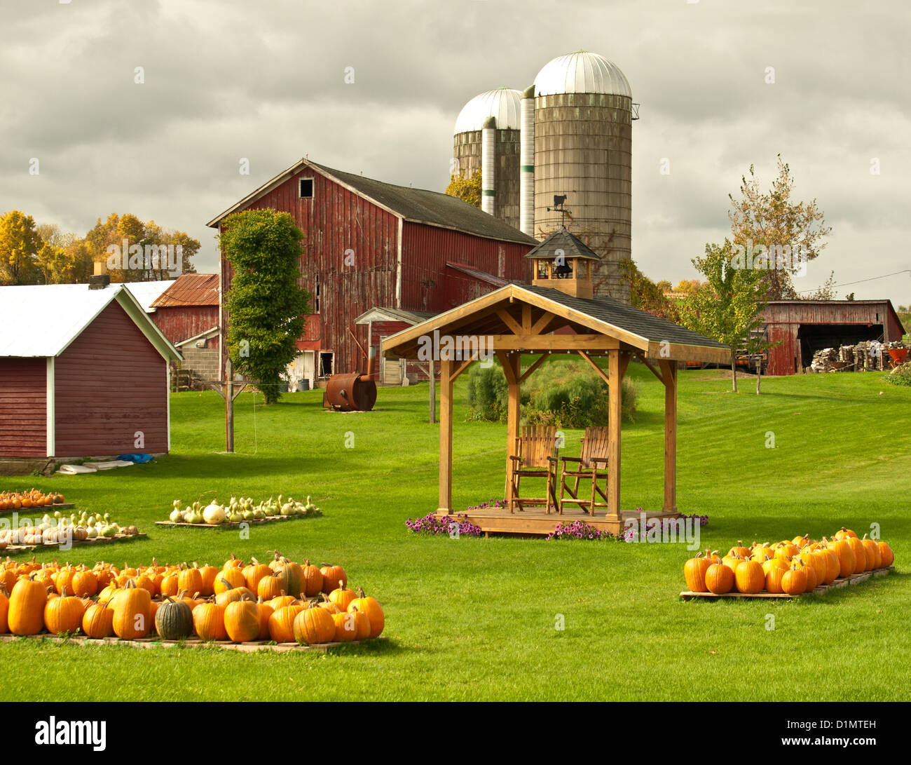Farm autumn hi-res stock photography and images - Alamy