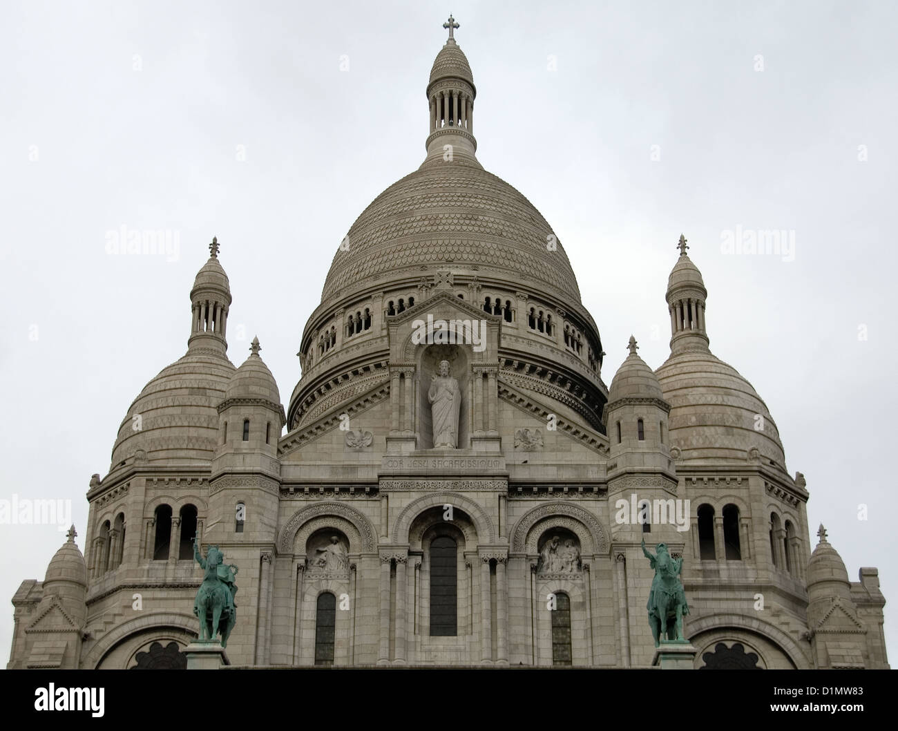 Sacre coeur basilica paris hi-res stock photography and images - Alamy