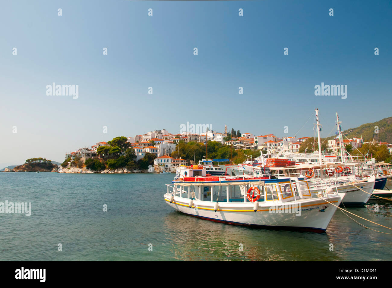 Skiathos harbour hi-res stock photography and images - Alamy