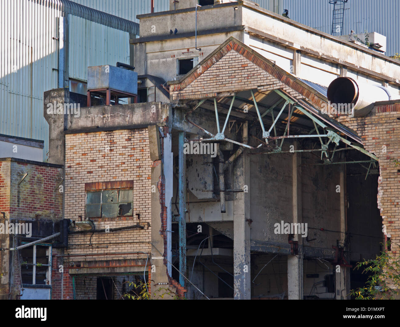 Derelict Industrial Building Stock Photo - Alamy