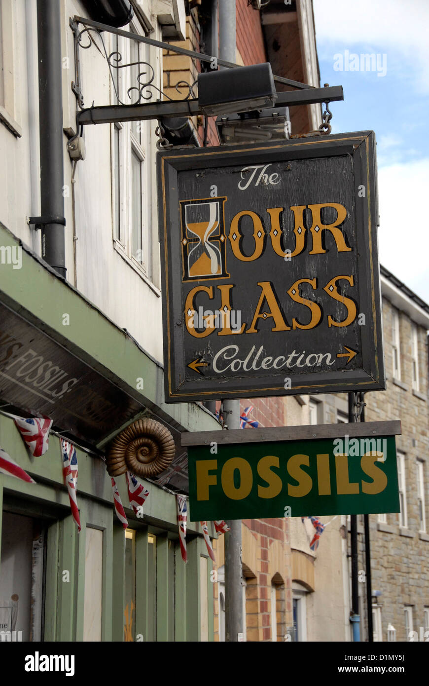 Shop signs britain uk british wales welsh hi-res stock photography and ...