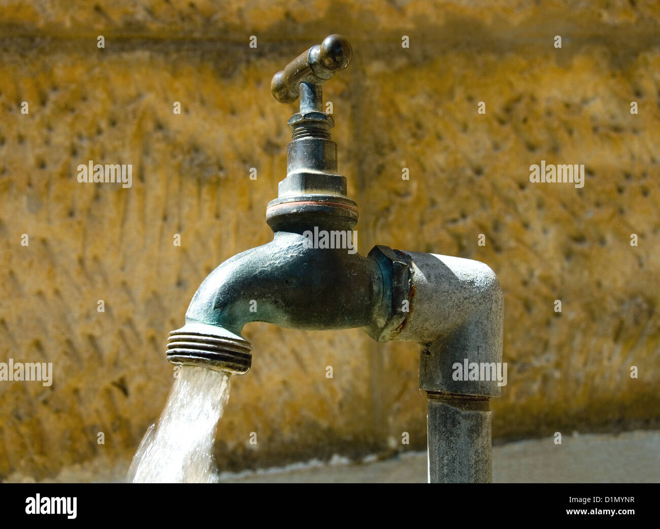 Running tap hi-res stock photography and images - Alamy