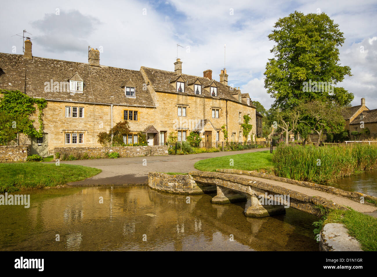 Village lower slaughter cotswolds hi-res stock photography and images ...