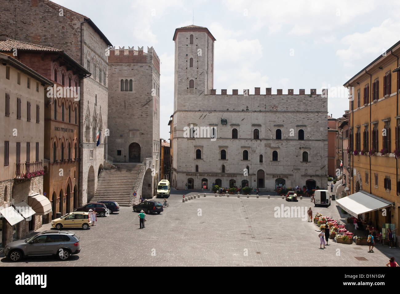 Todi piazza hi-res stock photography and images - Alamy