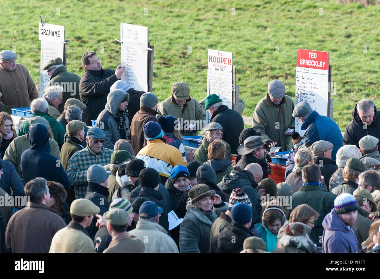 Hunt crowds hi-res stock photography and images - Alamy