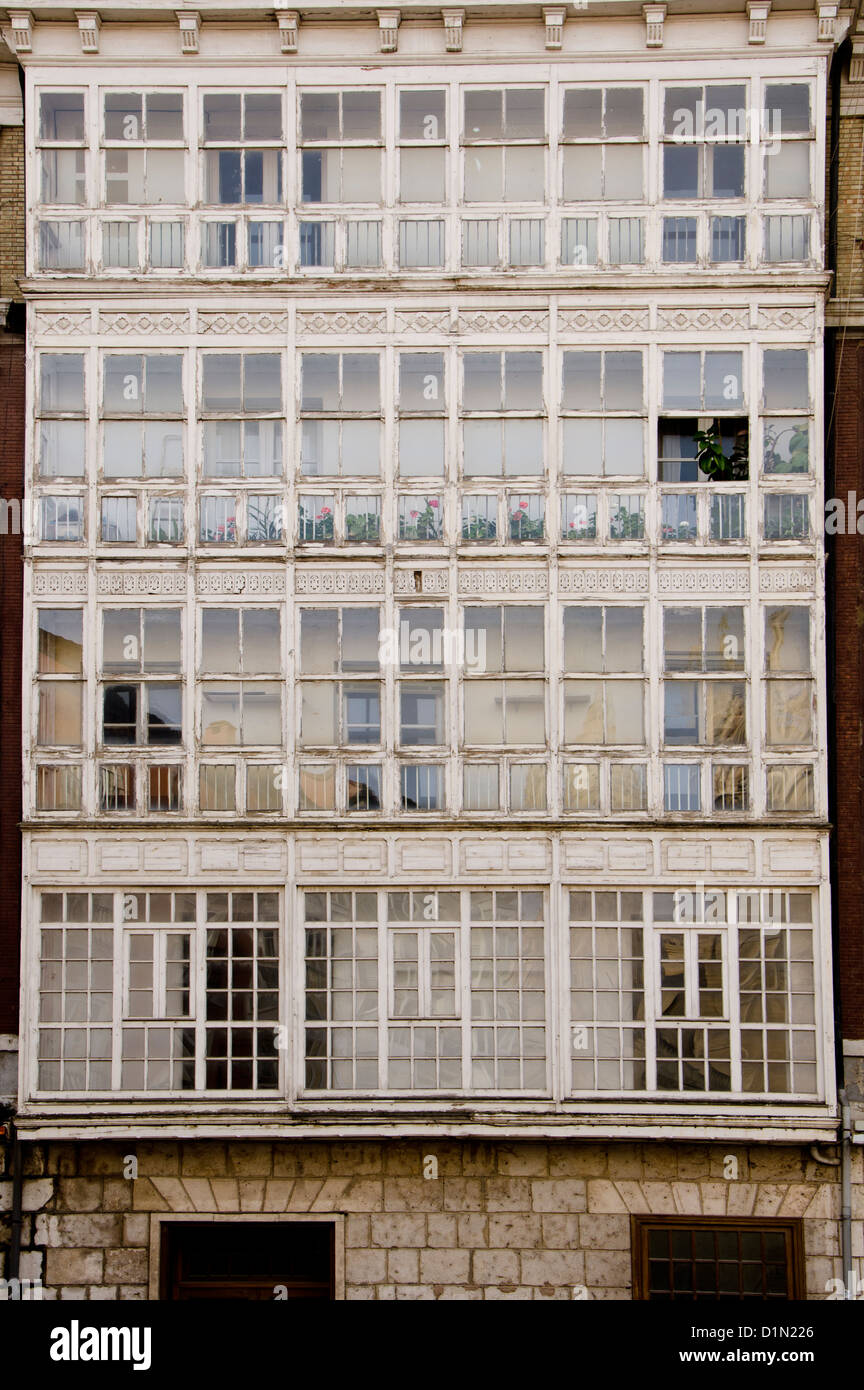Medieval facade windows hi-res stock photography and images - Alamy