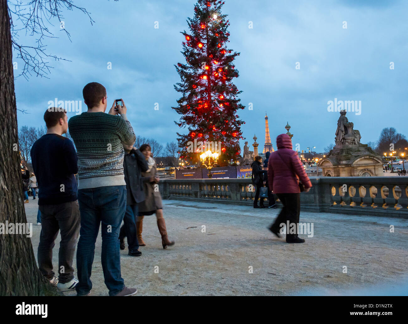 Paris, France, Street Scenes, Tourists Enjoying Christmas Lights, Tree ...
