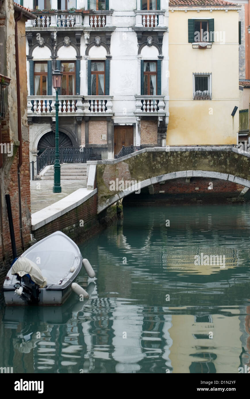 Foot bridge venice hi-res stock photography and images - Alamy