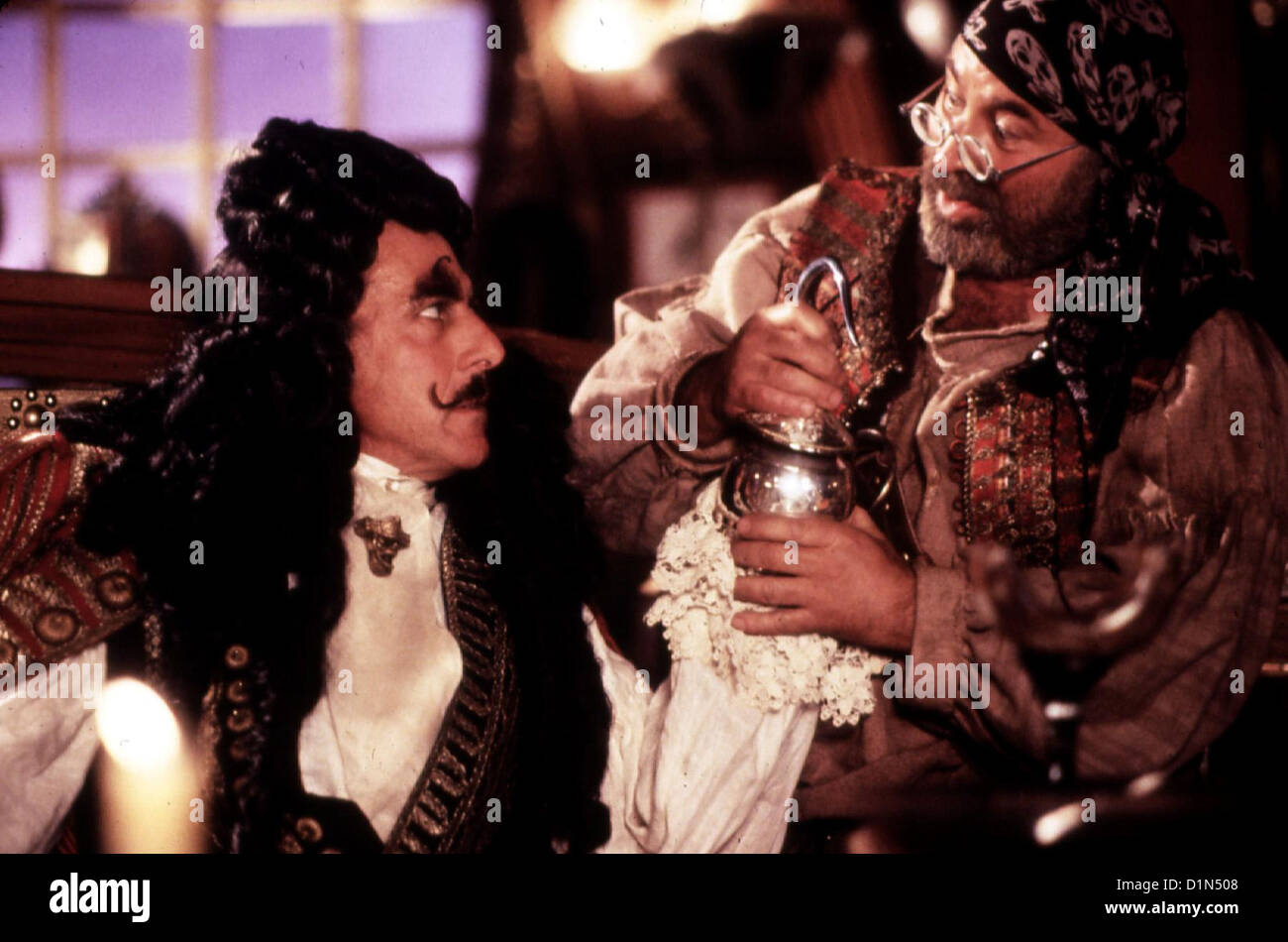 Hook 1991 hi-res stock photography and images - Alamy