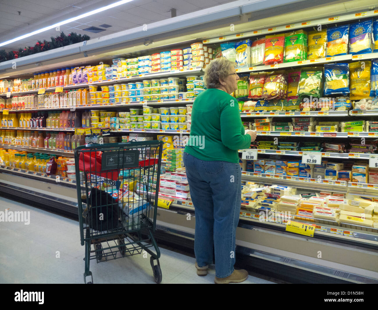 grocery store shopping Stock Photo - Alamy