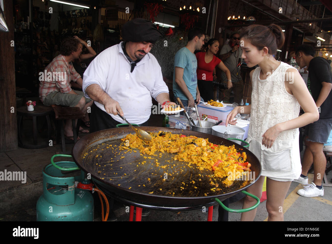 Asian street food market chef hi-res stock photography and images - Alamy