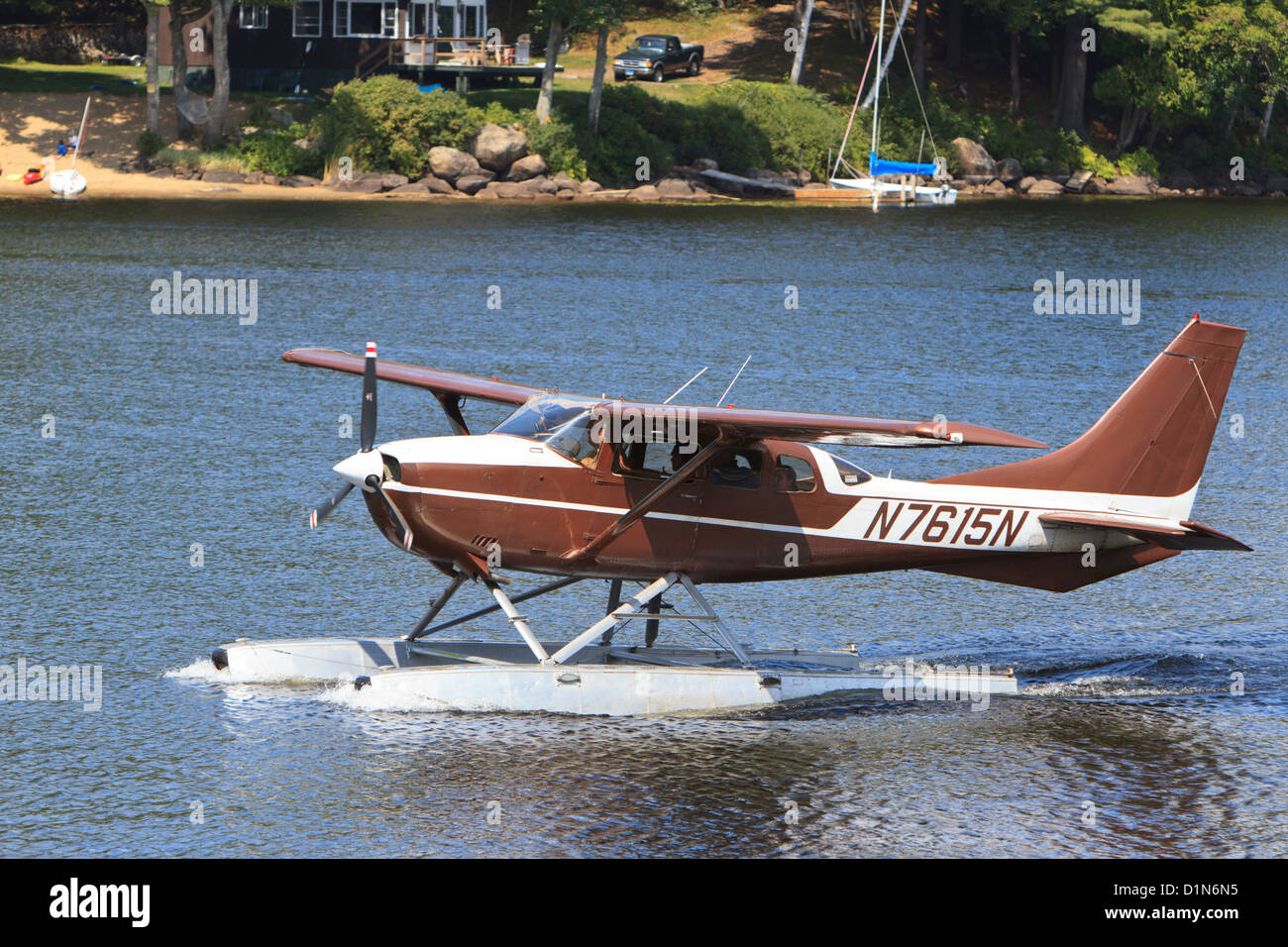 Float plane hi-res stock photography and images - Alamy