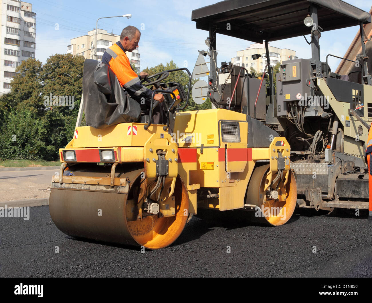 Asphalt paver hi-res stock photography and images - Alamy