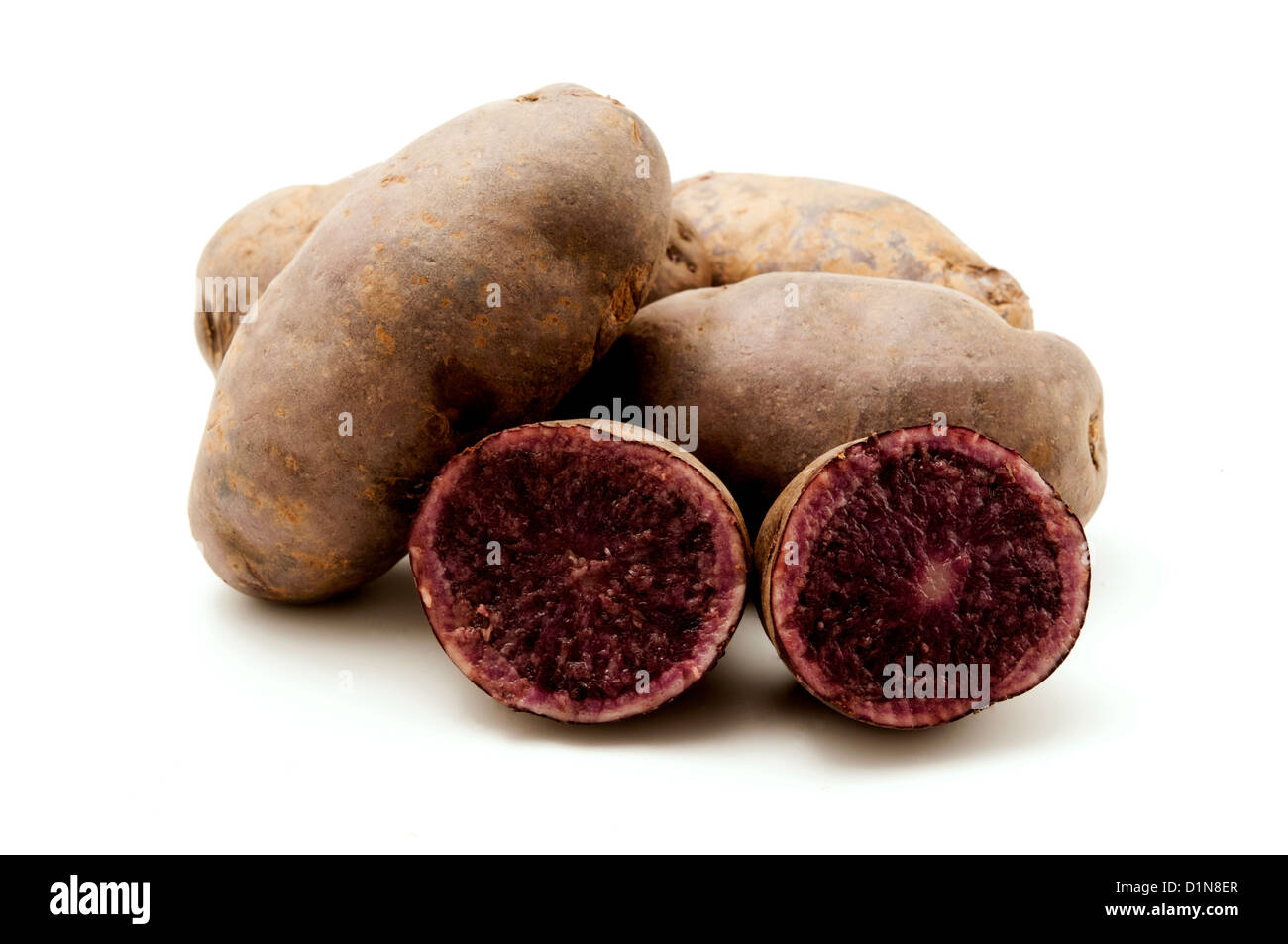 Purple potatoes hi-res stock photography and images - Alamy