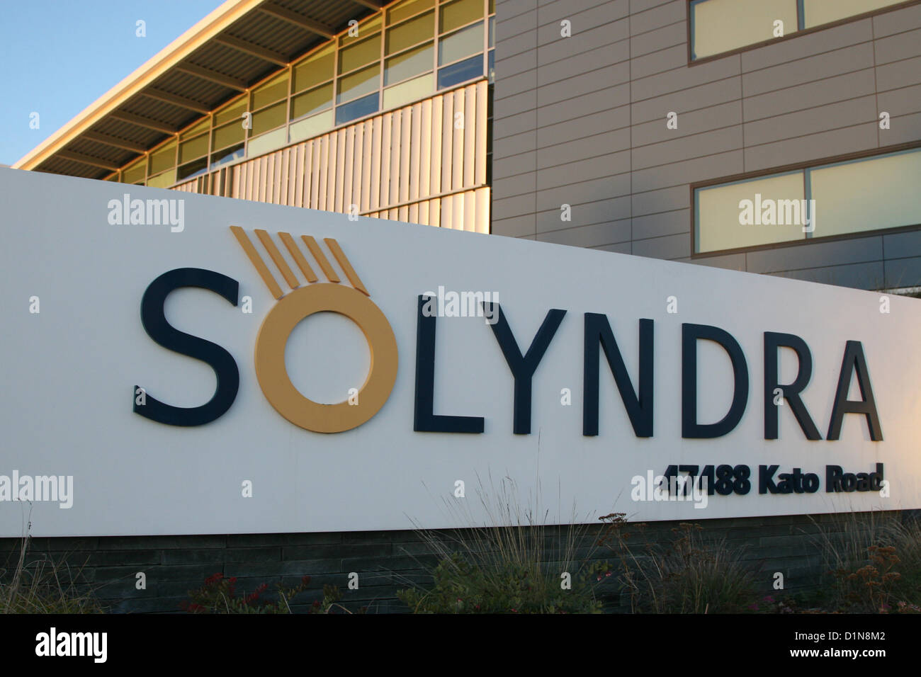 Solar panel manufacturing u s hi-res stock photography and images - Alamy