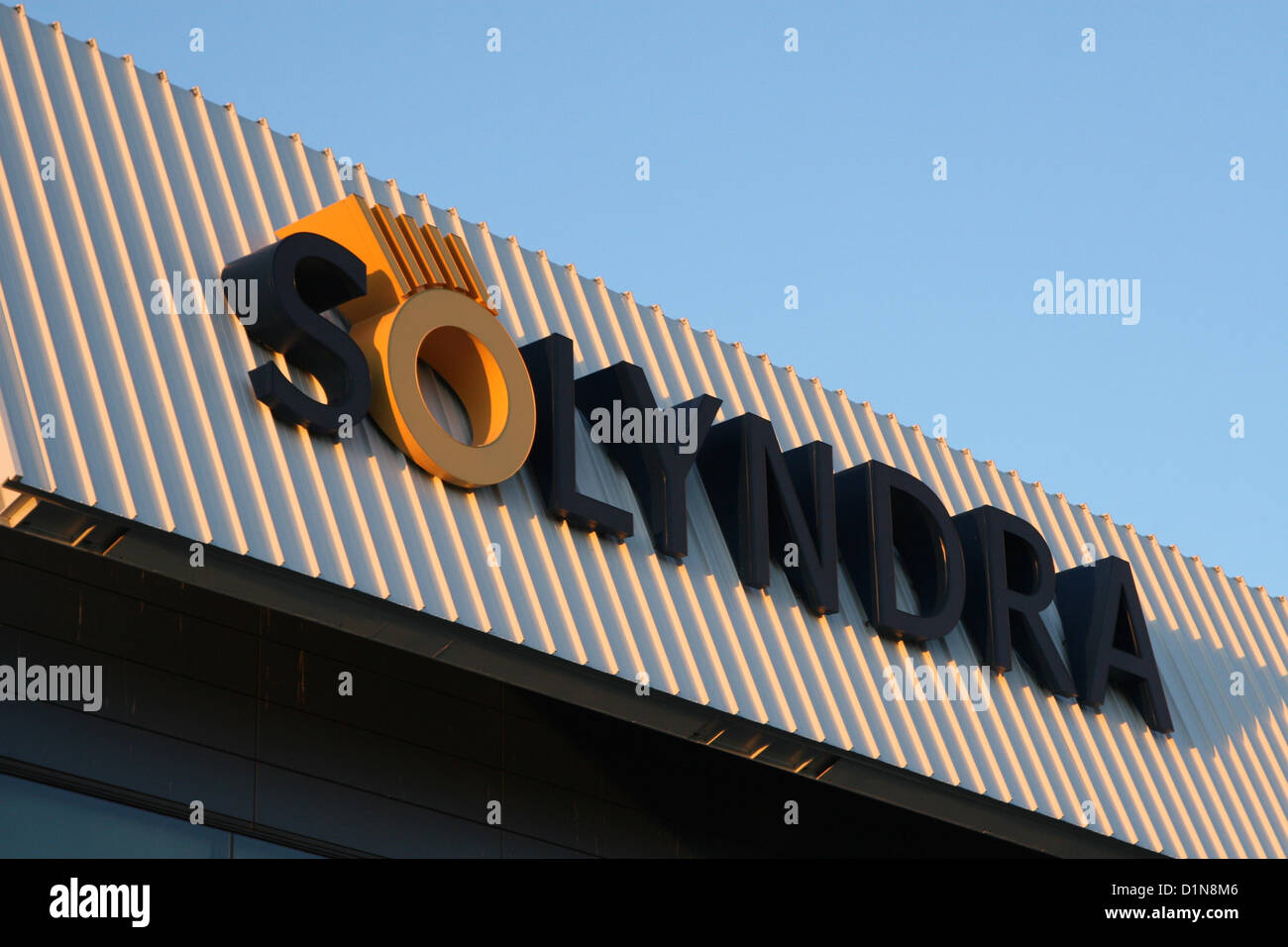 Solar panel manufacturing u s hi-res stock photography and images - Alamy