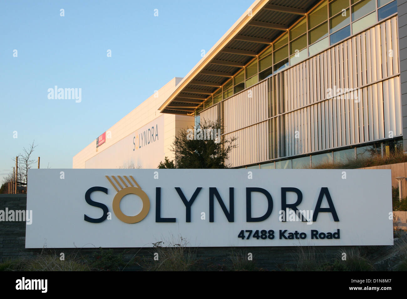 Solar panel manufacturing u s hi-res stock photography and images - Alamy