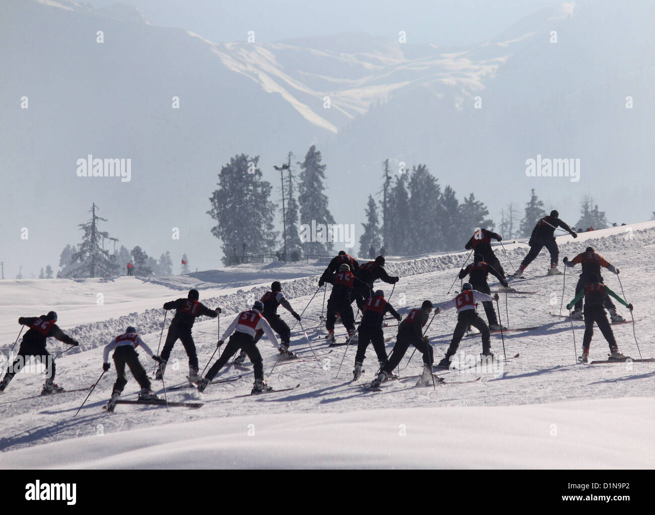 Kms north of srinagar hi-res stock photography and images - Alamy
