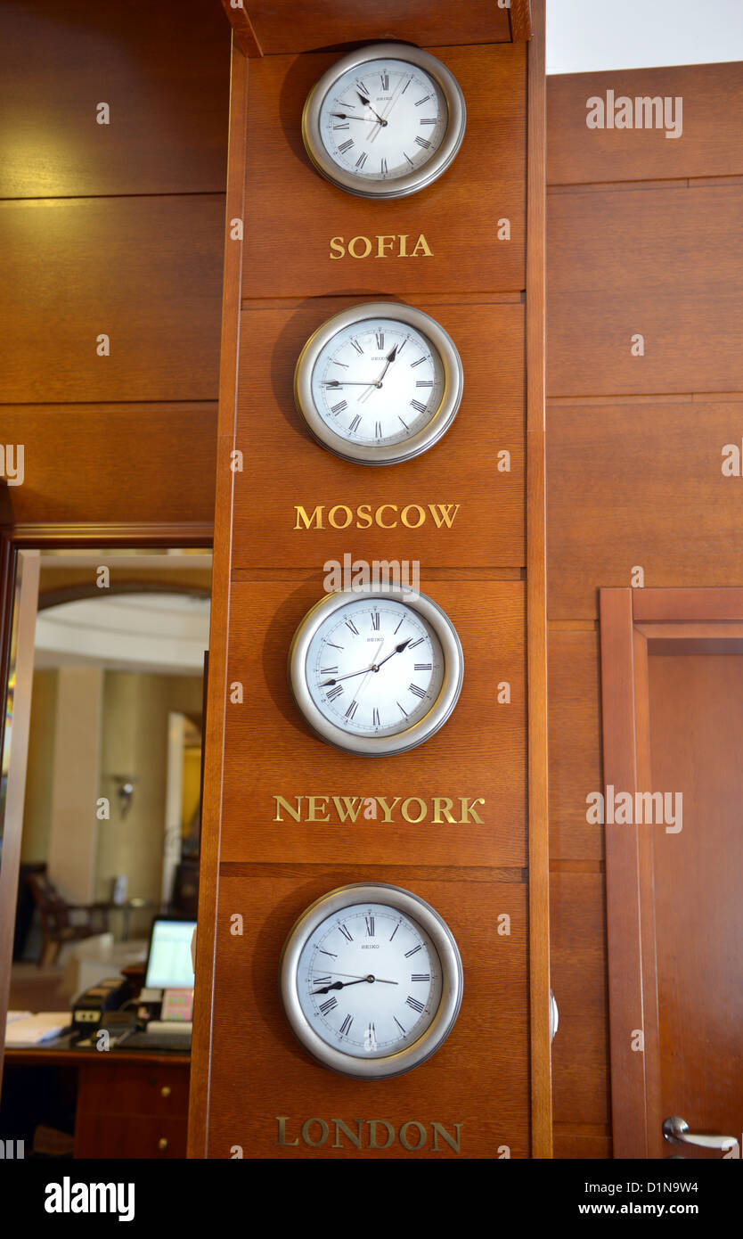 New york london clocks hi-res stock photography and images - Alamy