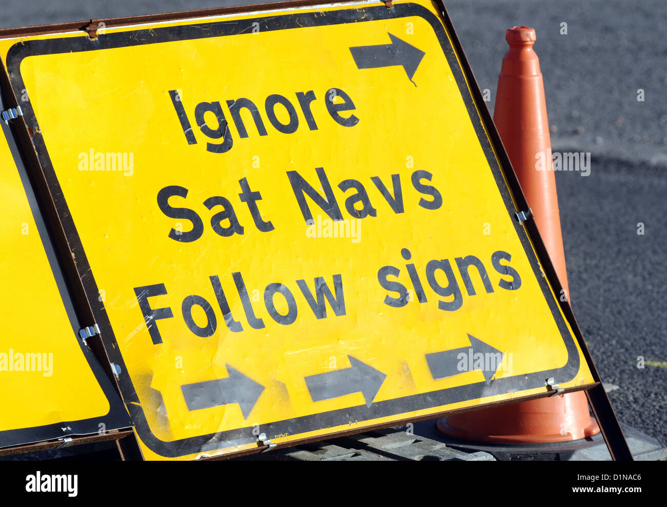 Ignore "Sat Navs" sign, Britain, UK Stock Photo - Alamy