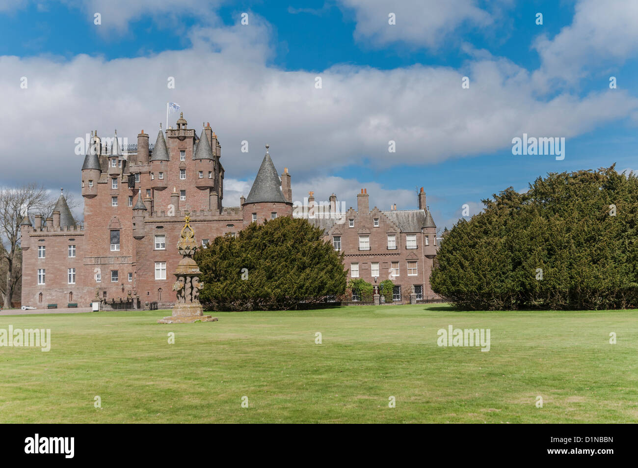 Glamis castle angus scotland hi-res stock photography and images - Alamy