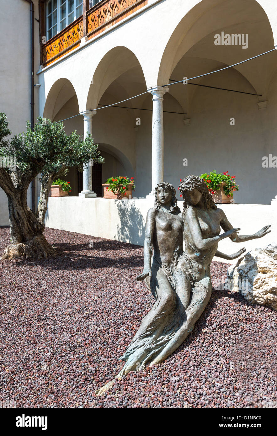 Mach sculpture hi-res stock photography and images - Alamy