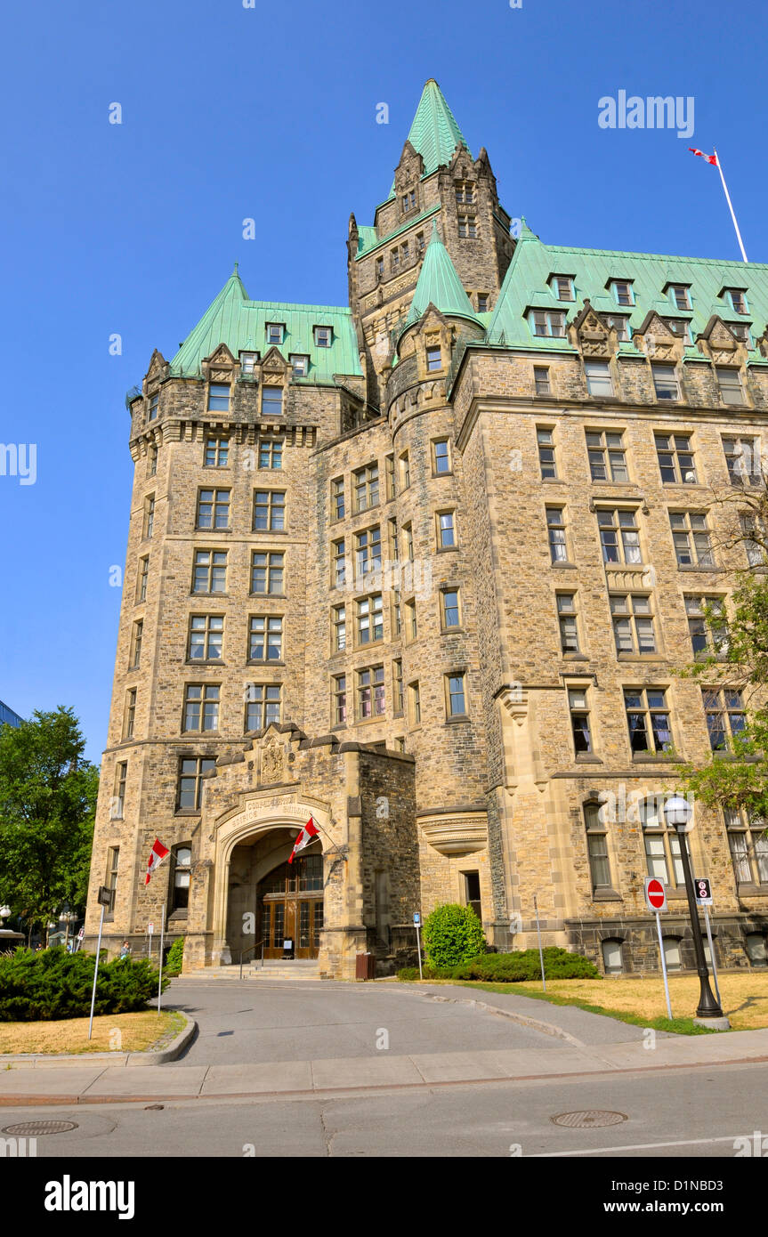 Confederation building ottawa hi-res stock photography and images - Alamy