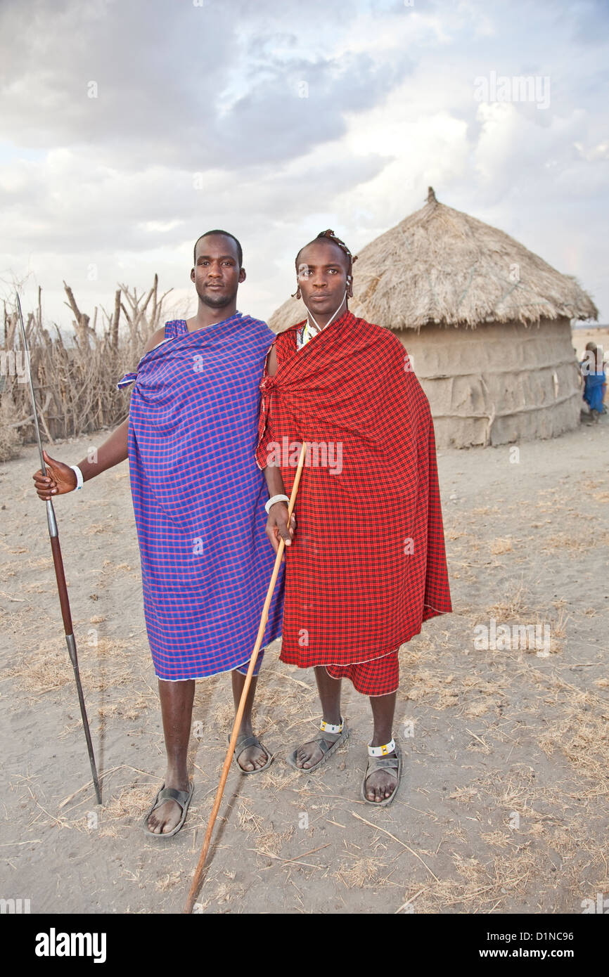 African tribesman hunting hi-res stock photography and images - Alamy