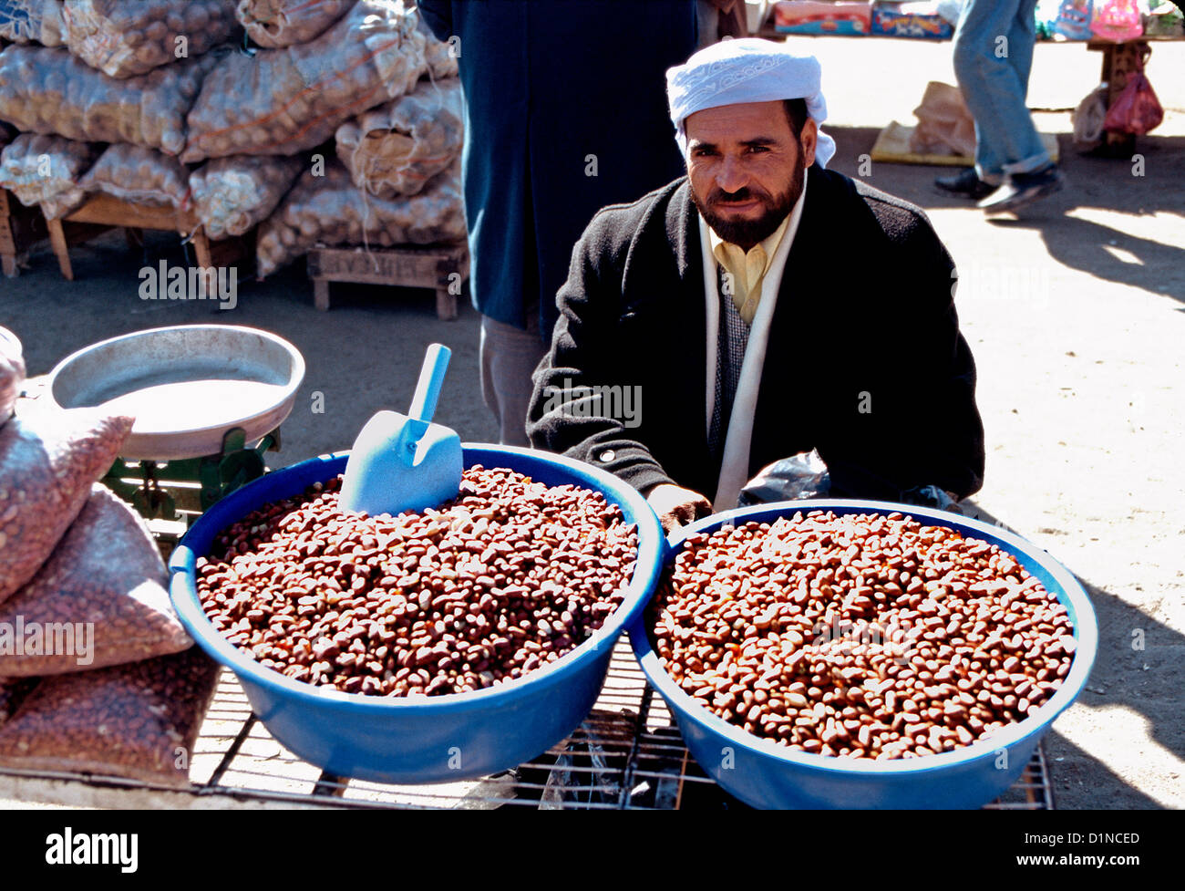 Selling beans hi-res stock photography and images - Alamy