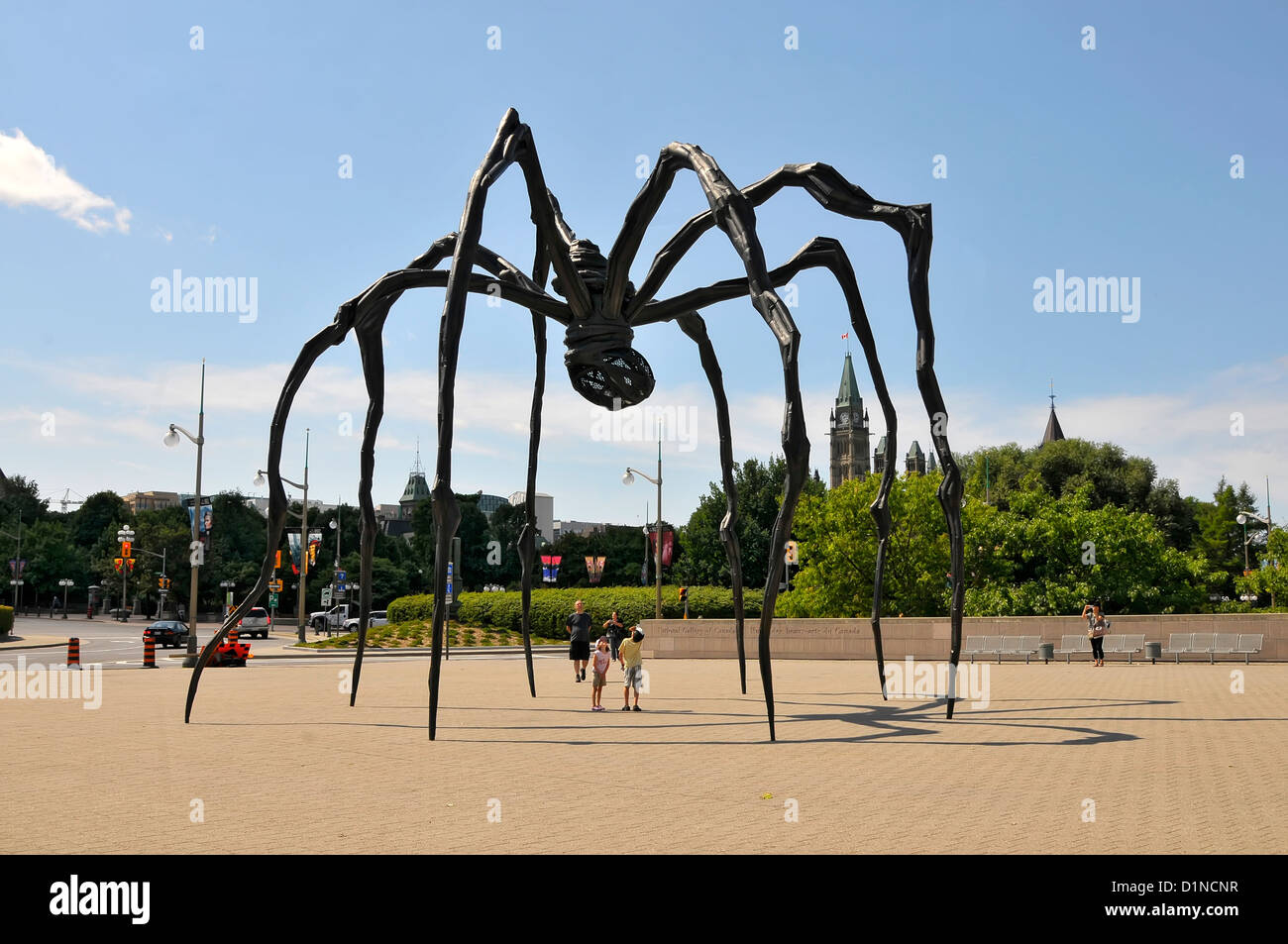 National Gallery of Canada Maman Spider sculpture by Louise Bourgeois ...
