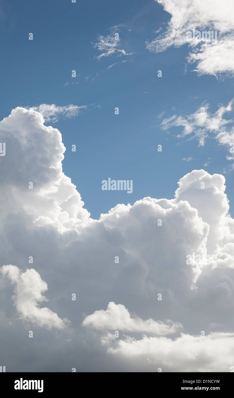 Stratocumulus cloud formation sky hi-res stock photography and images ...