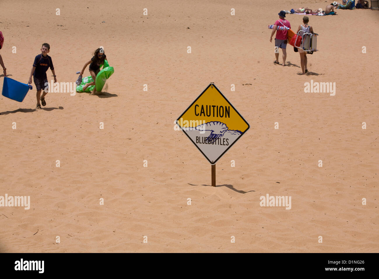 Sydney residents and holidaymakers enjoy the sunshine on Bilgola Beach ...