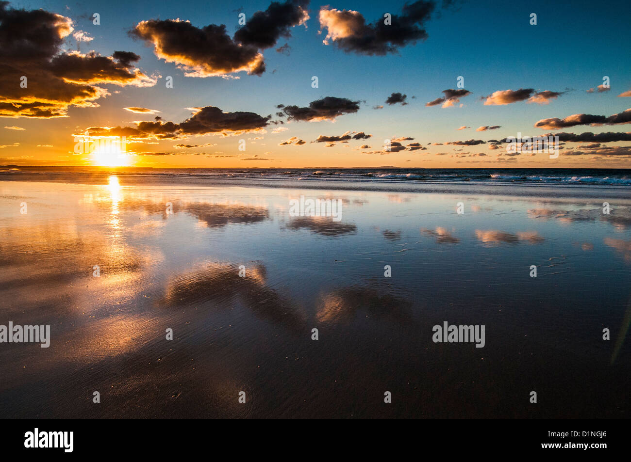 Sunset at Flinders Beach, North Stradbroke Island, Queensland ...
