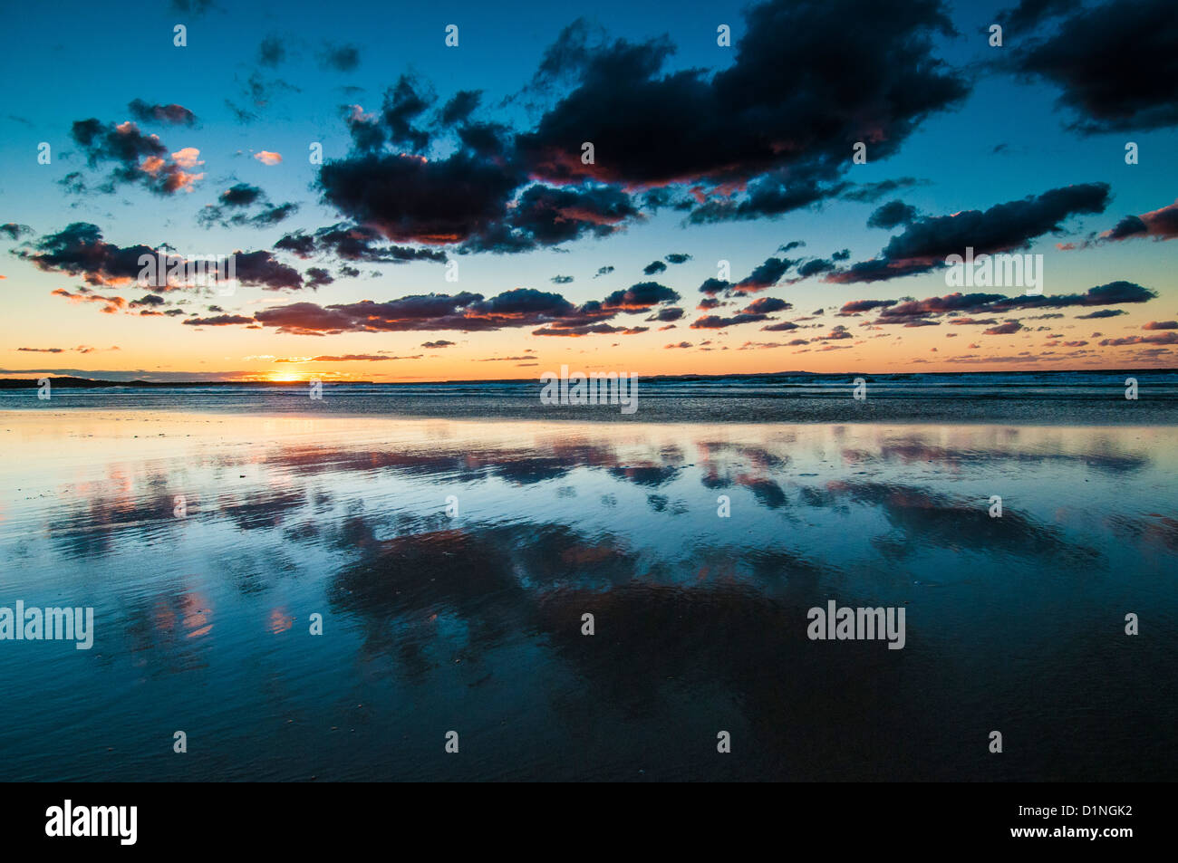 Sunset at Flinders Beach, North Stradbroke Island, Queensland ...