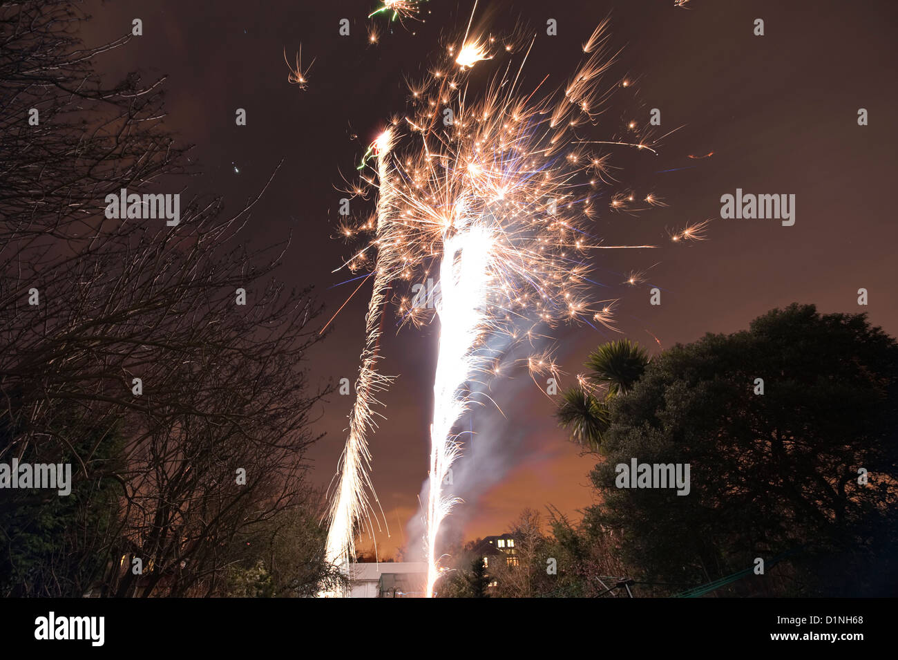 Garden fireworks display hi-res stock photography and images - Alamy