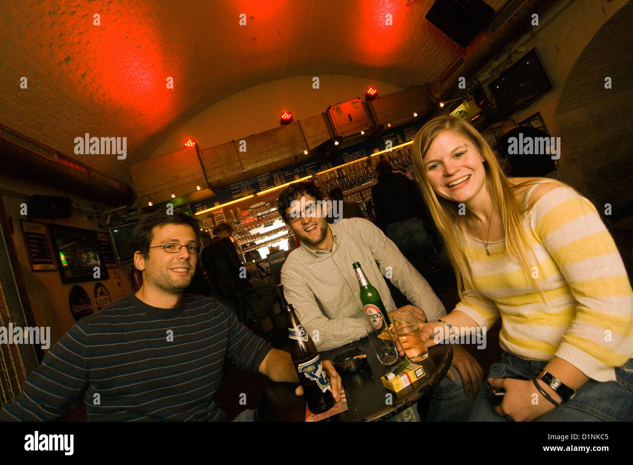 Österreich, Wien 8, Lerchenfeldergürtel unter den Stadtbahnbögen ...