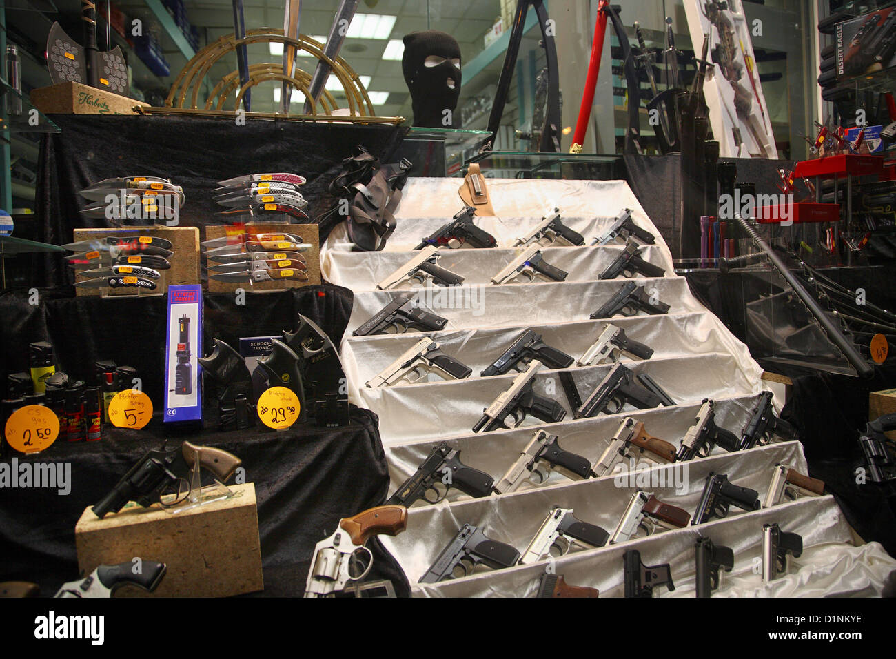 Hamburg, Germany, weapons Business on the Reeperbahn Stock Photo - Alamy